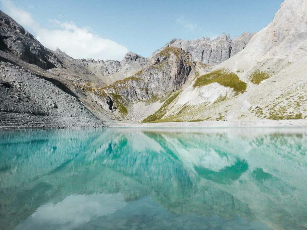 Tour des Cerces : un trek grandiose entre lacs et sommets